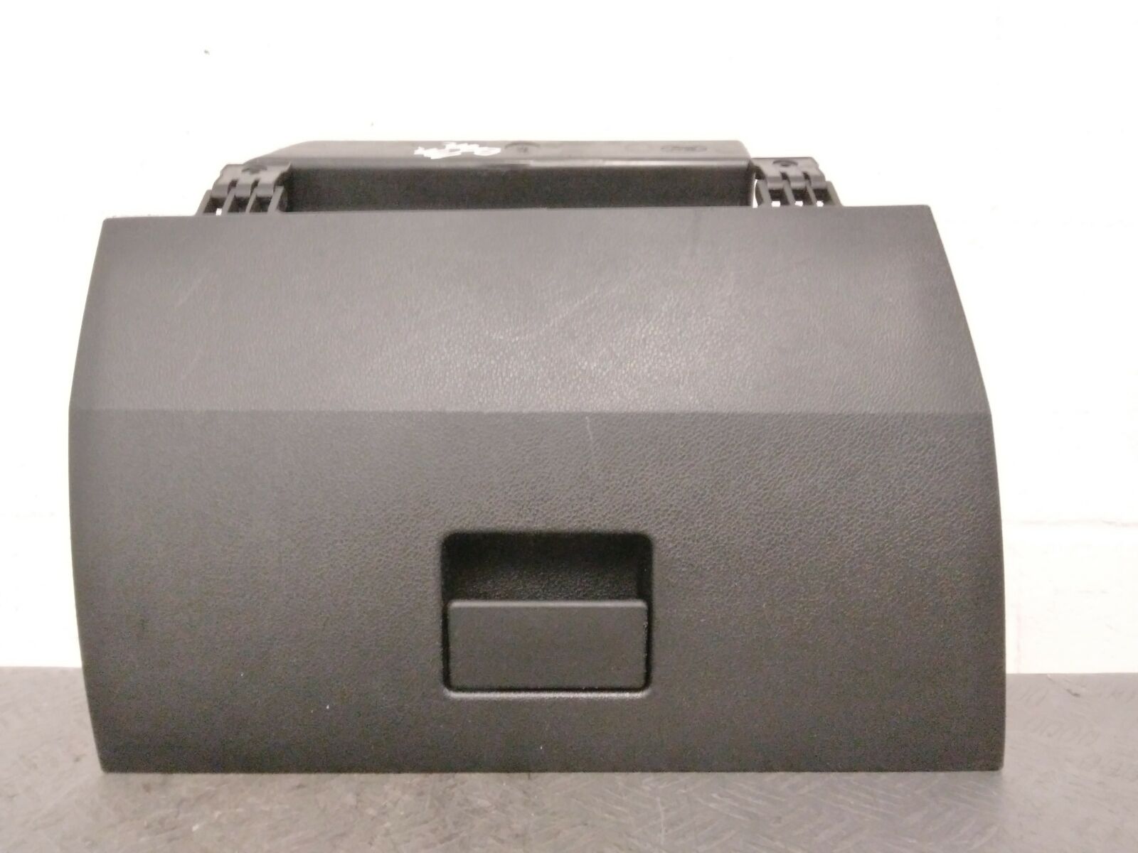 7535 Cassetto Vano Portaoggetti Ford Fiesta V Del 2005 Cod. 2S61A06024